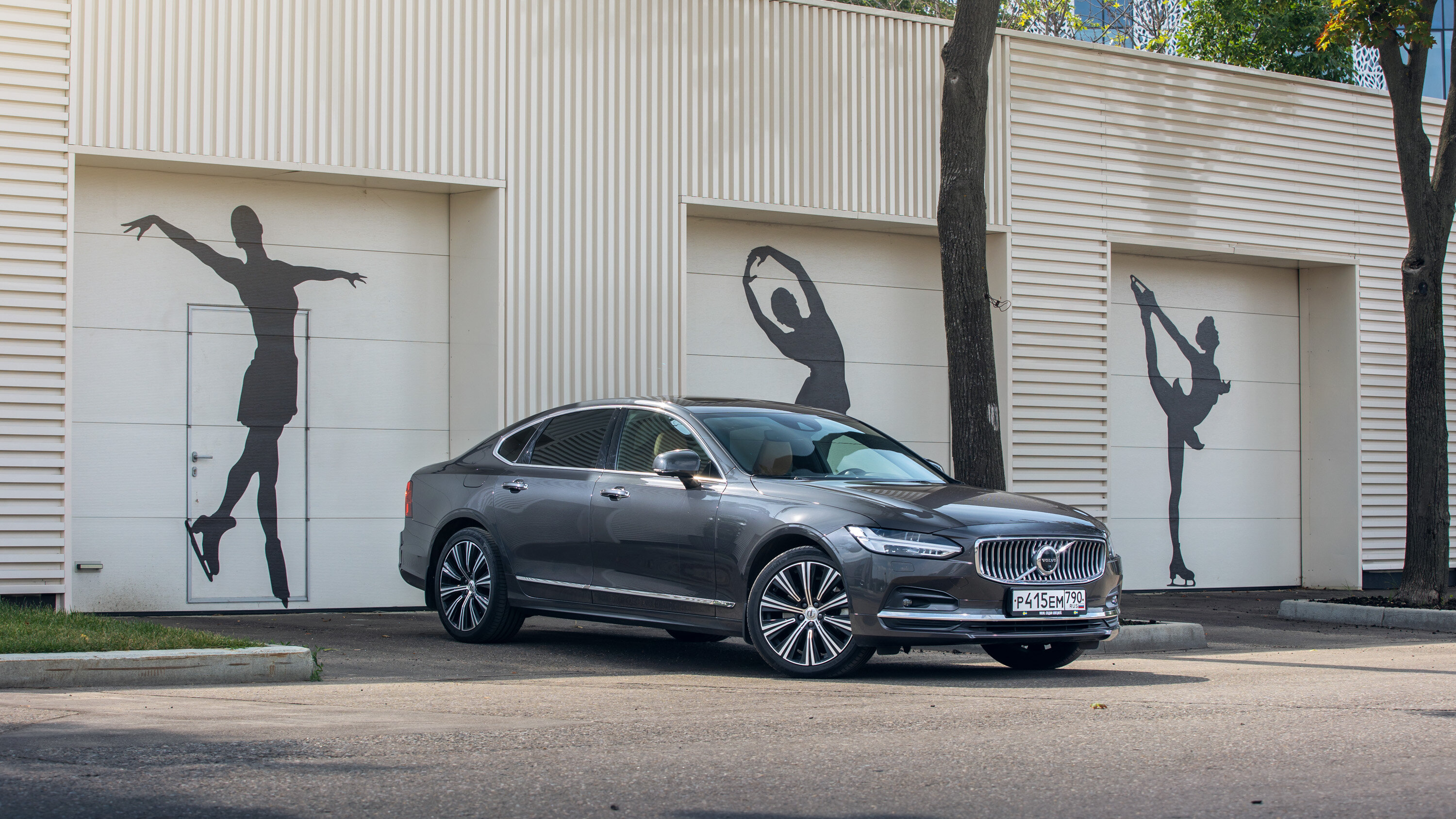 Товарное соседство. BMW 5 серии, Genesis G80 и Volvo S90: сравнительный тест