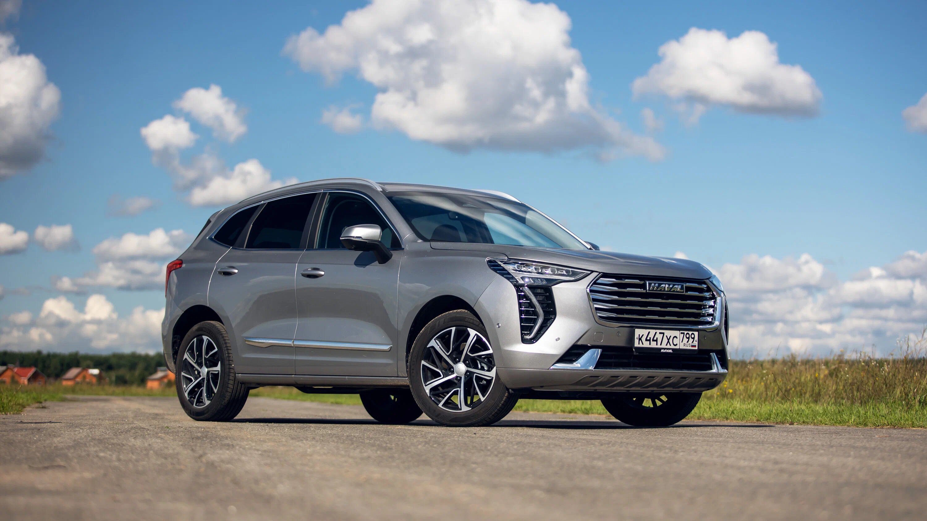 FAW T77 или Lada X-Cross 5 — стоит ли покупать