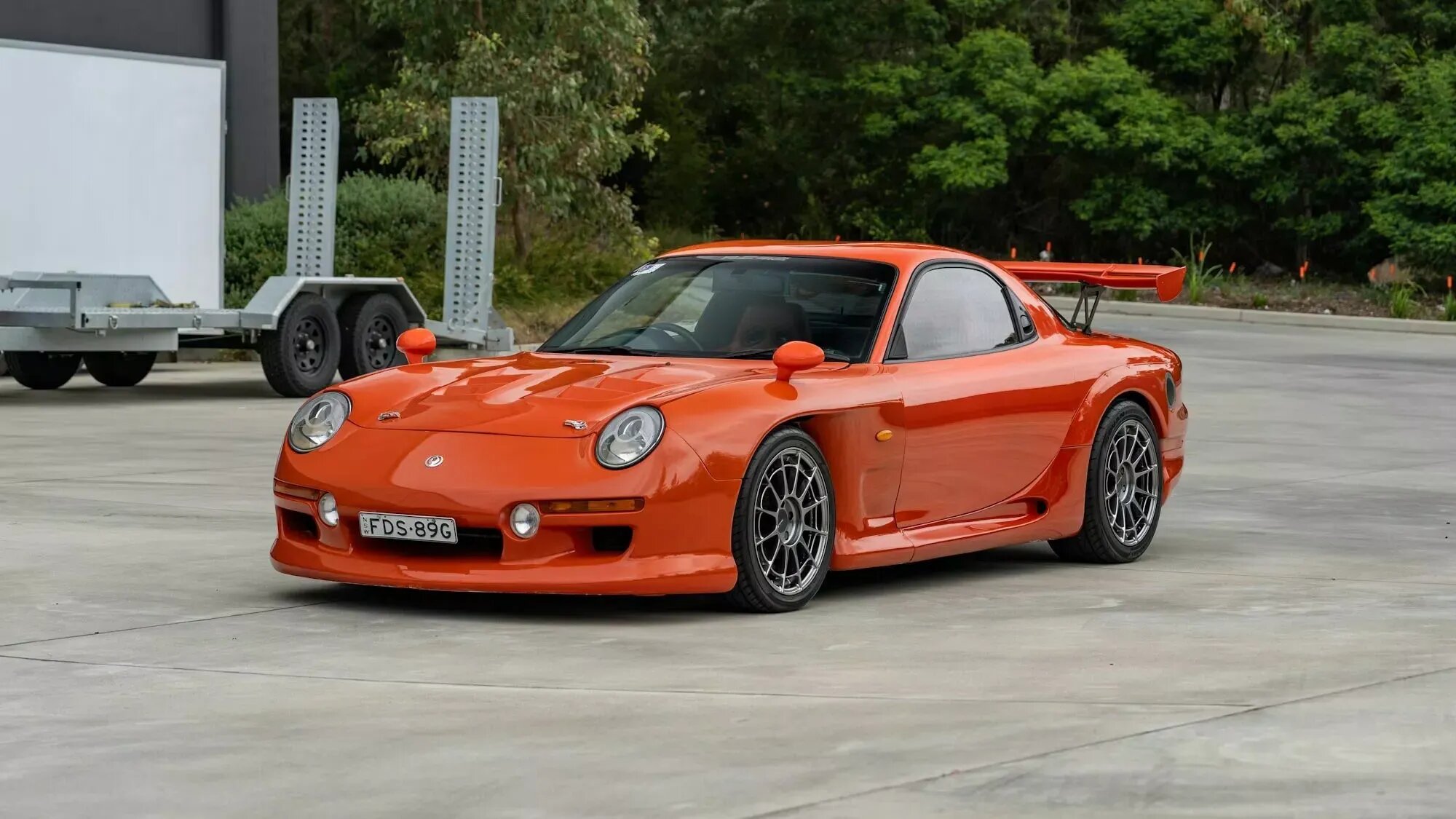 Mazda RX7, стилизованную под Porsche 911, не смогли продать с аукциона