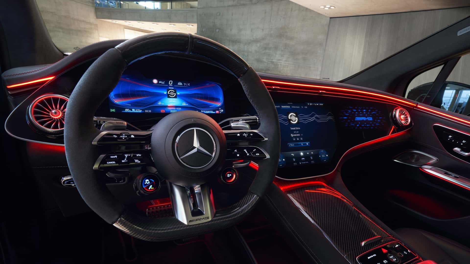 Представлена новая медиасистема Mercedes-Benz: видеоигры, 3D-навигация ...