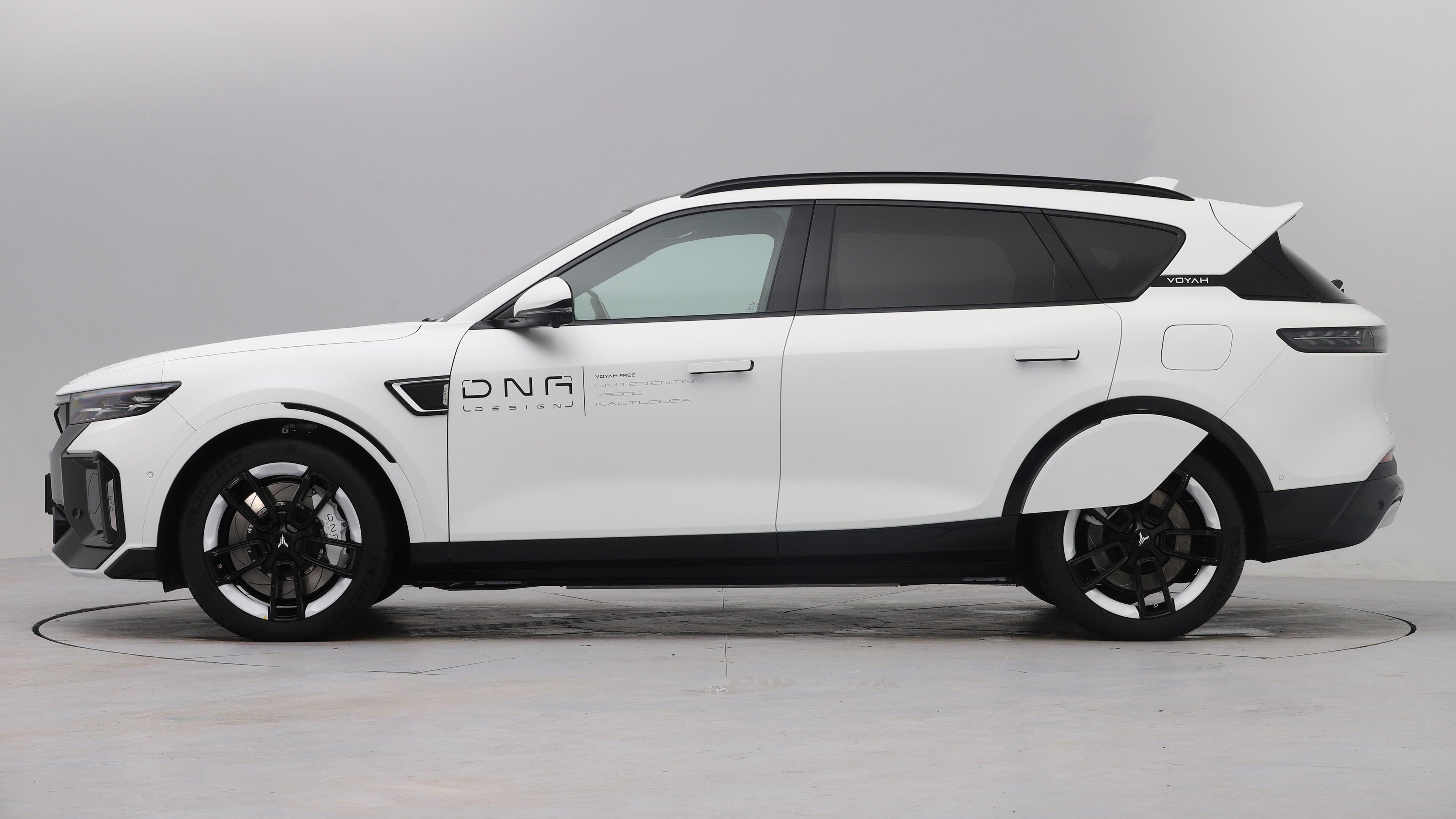 Кроссовер Voyah Free, который ждут в России, получил спецверсию с прикрытыми колёсами