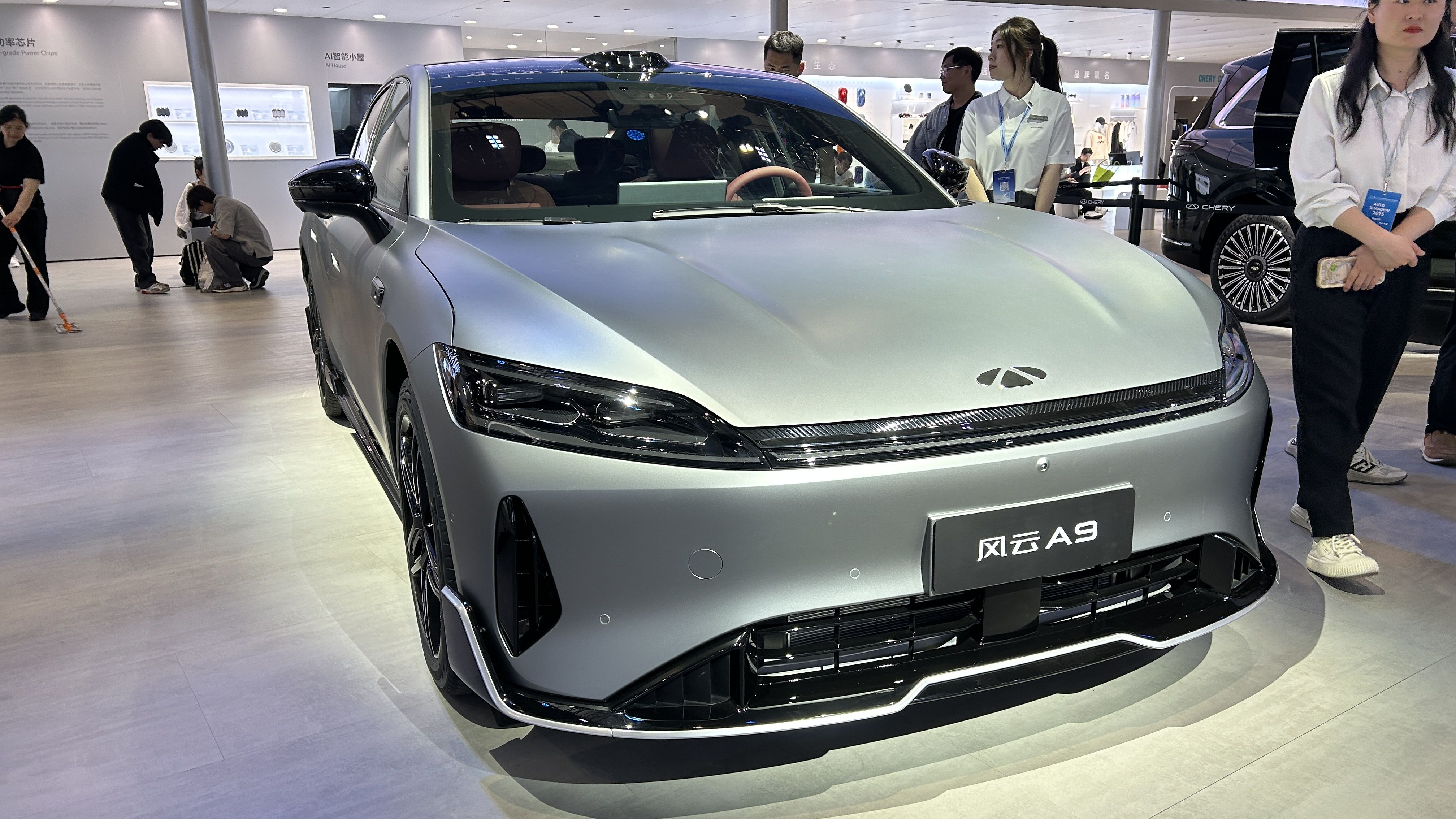 Chery показала пятиметровый седан Fulwin A9 с раздельными креслами на втором ряду