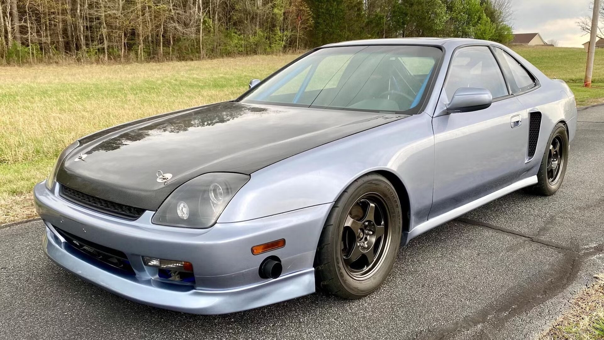 Старую Honda Prelude скрытно укомплектовали двумя моторами