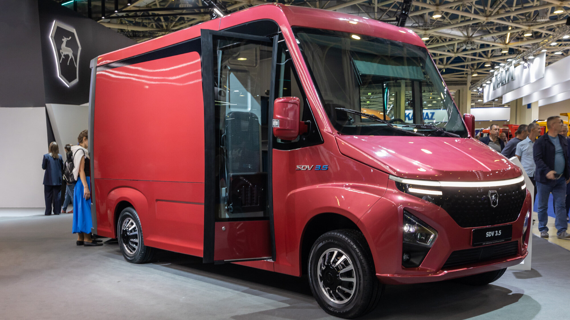 Грузовой фронт: что интересного показали на выставке «Комтранс-2023»