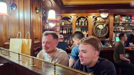 Corner pub store