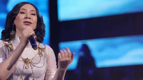 Видео Dildora Niyozova - Ko'zlaringga nur bo'lay nomli konsert dasturi ...