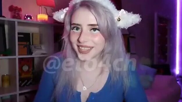 Света Соллар показала Грудь на стриме за 1.000.000р от Мелстроя