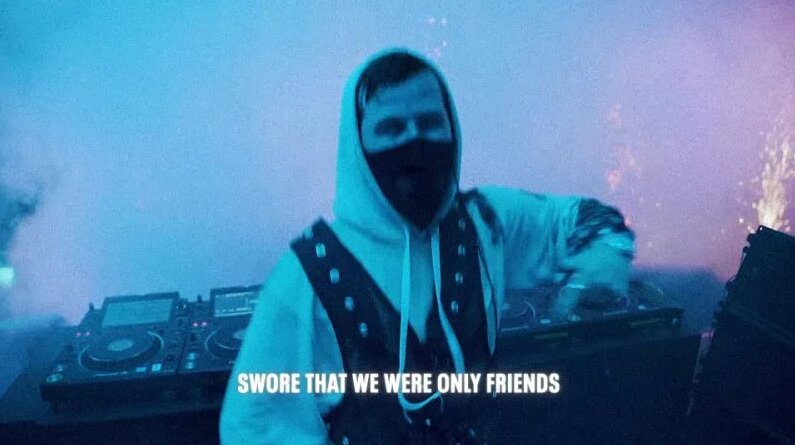 Alan Walker, Robin Packalen - Dust (Official Music Video) — Видео от ...