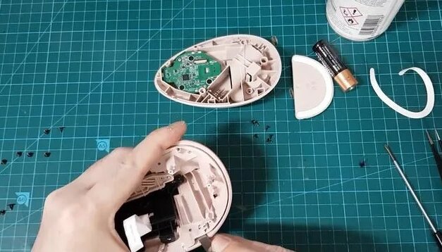 Logitech LIFT Vertical Mouse Disassembly/Teardown - Смотреть онлайн в ...