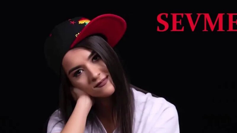 Sevme - sura ikenderli - Yandex Video aramada çevrimiçi izle