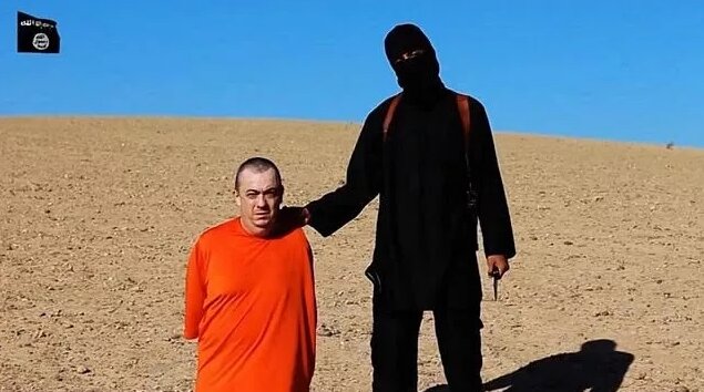 ISIL video 'shows execution' of UK aid worker Alan Henning - Смотреть ...