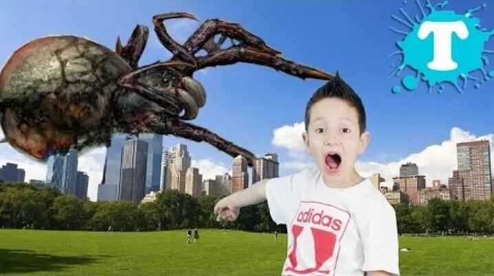 Видео Bad Baby Нападение Пауков! Битва Детки против гигантского паука ...