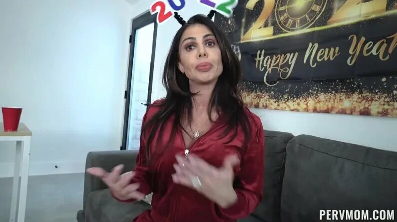 Perv Mom - Nina Dolci - Tommy Wood - Fighting The Urge / 07.01.2022 ...