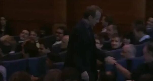 Искусство отвлекать внимание Apollo Robbins TED на русском - Смотреть ...