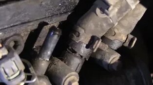 Замена термостата Ford Focus 1 1.6 Duratec Rocam, обломился сосок ...