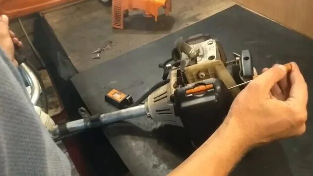 Регулювання карбюратора мотокоси Stihl FS 125 | 250 Регулировка ...