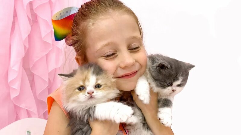 Nastya has two little kittens - Смотреть онлайн в поиске Яндекса по Видео