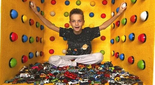 Mark Production | Mark and 100 Mystery Buttons challenge with Cars ...