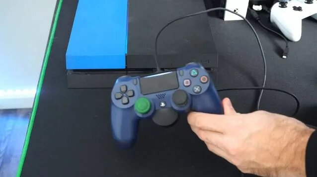 How to Fix Flashing Yellow Light on PS4 Controller (Charging, but won't ...