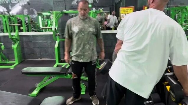 Chest & Shoulders workout with Dorian Yates 6 x Mr Olympia HIT Training ...