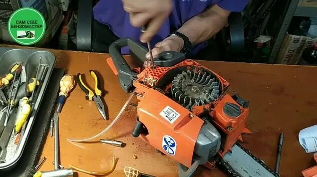 Замена топливной трубки на бензопиле " Oleo Mac 937". - Смотреть онлайн в поиске Яндекса по Видео