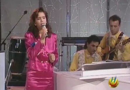 Amy Charles (Tutti Frutti'den) - Crazy For You - Смотреть онлайн в ...