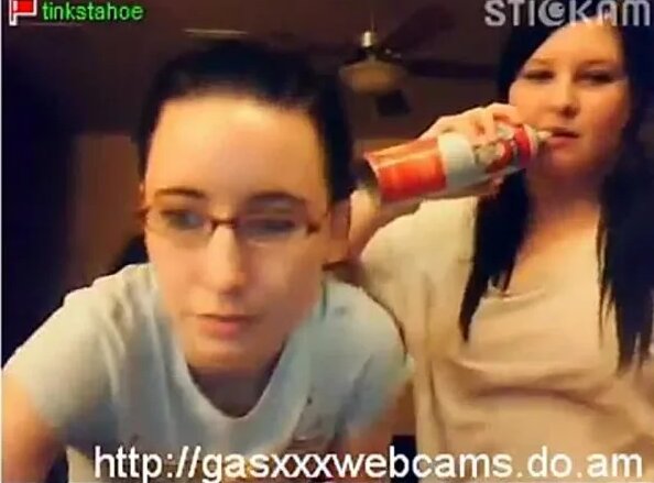 Two young roomates have fun on stickam — Видео от Digt Kwero - Yandex ...