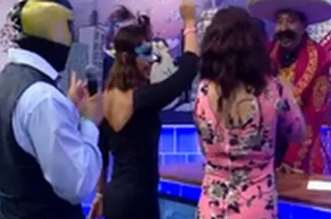 Arrimon a conductora de almohadazo en vivo - Смотреть онлайн в поиске ...