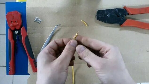 Стриппер - зачистка проводов. Кримпер - обжимка клемм..mp4 - Смотреть ...