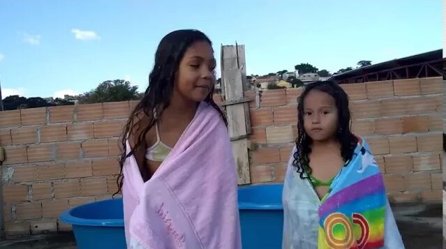 Desafio da piscina 1 - Yandex Video aramada çevrimiçi izle