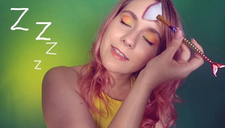 АСМР_Расслаблю_тебя_Кисточками_по_личику,_по_ушкам_Массаж_кисточками ...