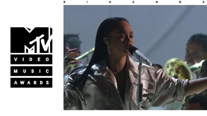 Rihanna - Stay / Love On The Brain / Diamonds (Live From The 2016 MTV VMAs)