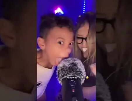 kid screams into microphone meme 1 hour - Смотреть онлайн в поиске ...