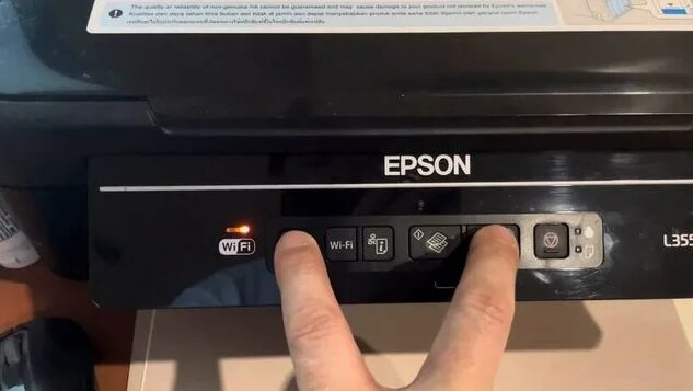 How to reset your Epson L355 printer with orange light - Смотреть ...