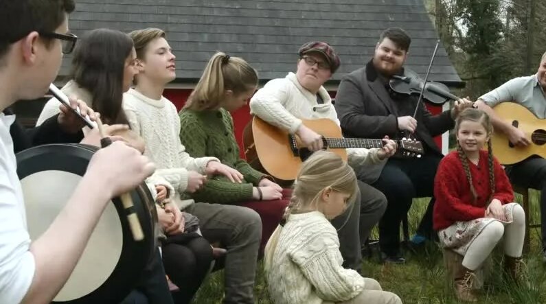 Angelo Kelly & Family - I'll Tell Me Ma — Видео от The Kelly Family ...