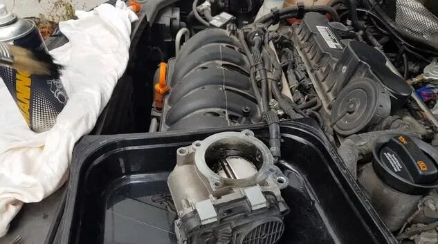 Чистка и адаптация дроссельной заслонки Volkswagen Passat NMS. Ошибка ...