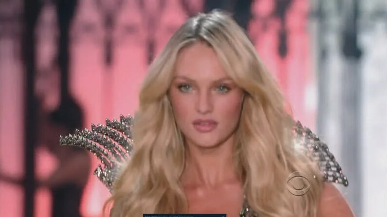 The Victorias Secret Fashion Show 2010 — Видео от Victoria`s Secret ...