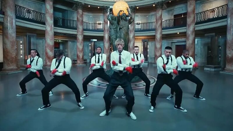 Machine Gun Kelly — vampire diaries — Видео от EOM - Смотреть онлайн в ...