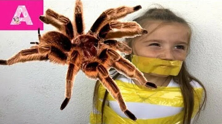 Видео Гигантский ПАУК напал на Детей Giant Spiders Attack Video for ...