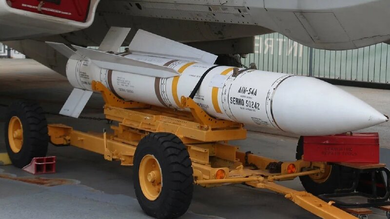 NASA plans to arm F15 fighter jets with modified AIM-54 Phoenix ...