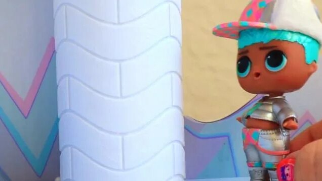 УТРО Куклы ЛОЛ в Зимнем Замке LOL Suprirse OMG Doll Morning Routine in ...