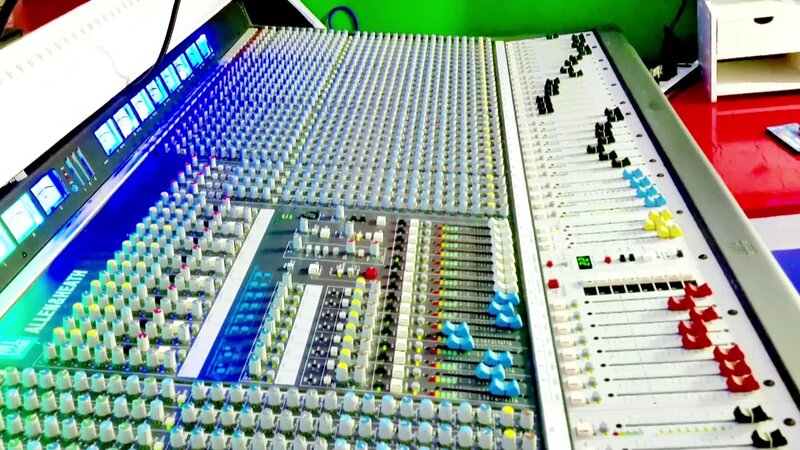 Closer view of the Allen & Heath Ml5000 mixing Console. 48 channel ...