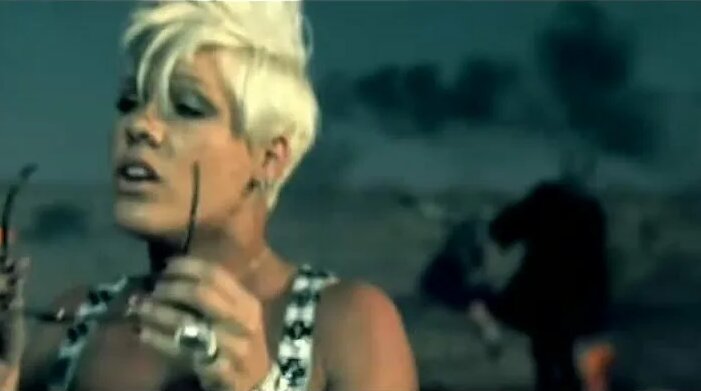 Видео Pink - Funhouse смотреть клип онлайн бесплатно – скачать ...