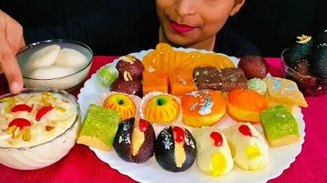 Asmr:indian deserts/sweets rasogolla, gulab jamun, kheer, kala jamun ...