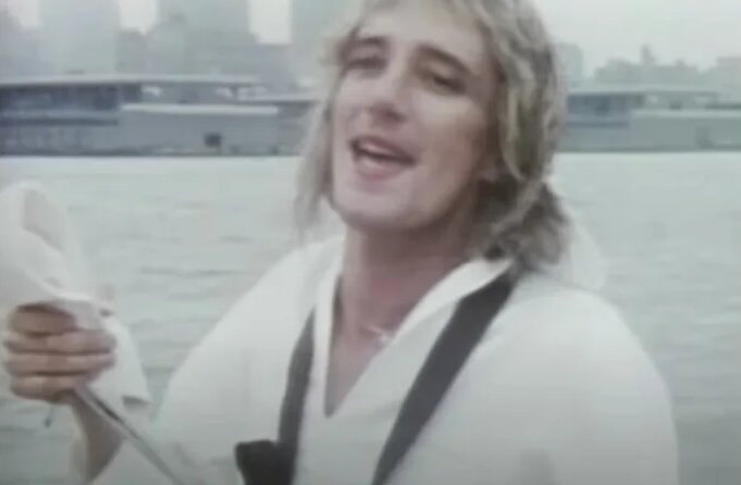 Rod Stewart: Sailing (Official Video) — Видео от Край ночи: темная ...