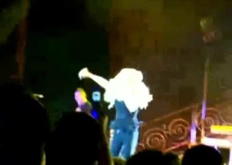 Teclye Christy - Hot Mess (Live Concert in London) - Смотреть онлайн в ...