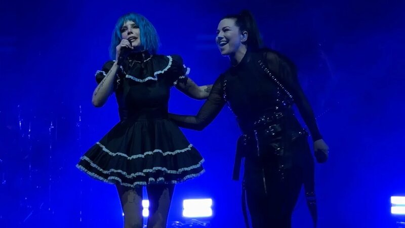 Halsey feat. Amy Lee: Hand That Feeds [Live Debut 4K] (Los Angeles ...