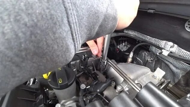 Установка крышки двигателя 1.4 TSI (Ea211) - Смотреть онлайн в поиске ...