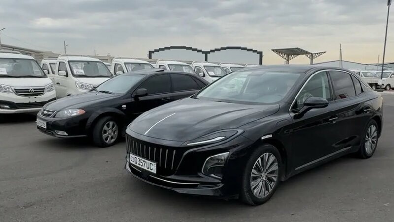 Gentra vs Hongqi E-QM5 poyga kim yutadi? - Смотреть онлайн в поиске Яндекса по Видео