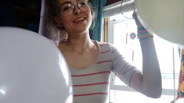 B2P BLOW TO POP Double Balloon Inflation | Looner Girl Popping Balloons ...